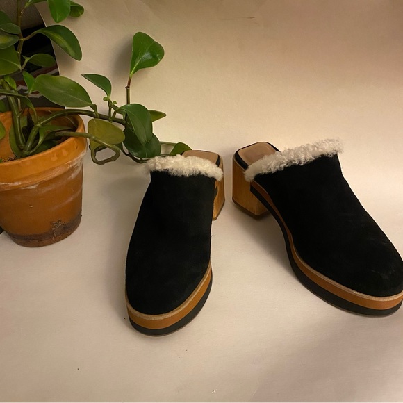 Bernardo | Shoes | Anthropologie Bernardo Sky Clog Platform Shearling ...